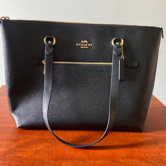 Coach | Bags | Coach Gallery Tote Blackgold | Poshmark